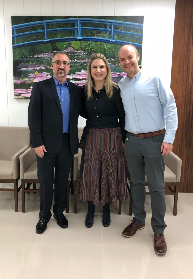 Dr. Leonardo Lago, Oncologista Clínico, esteve em Lages no Centro de ...